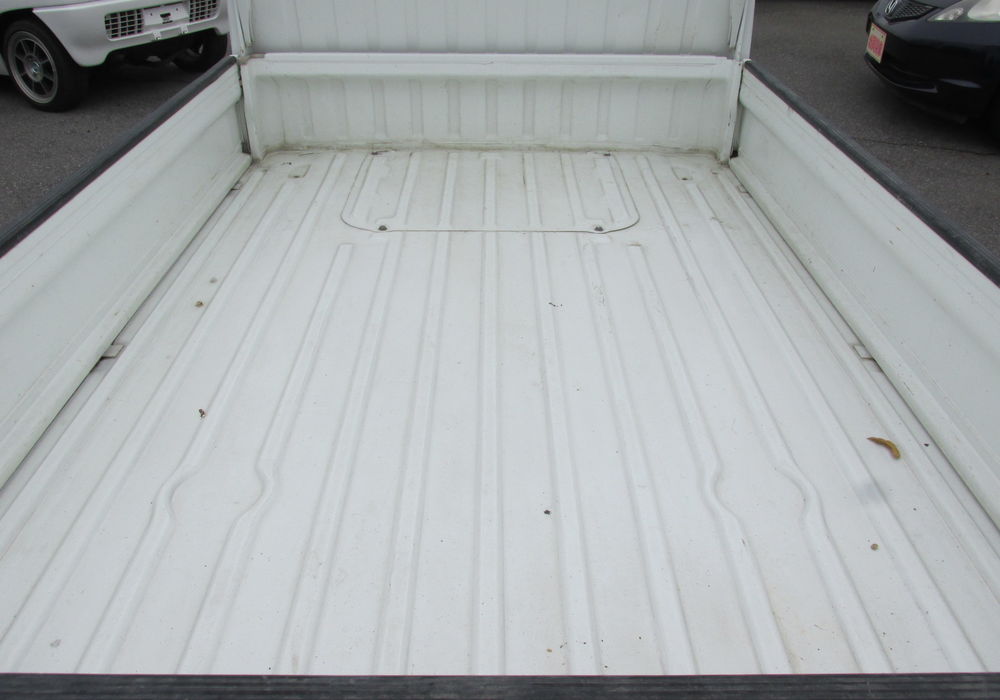 人気の中古軽トラック！スズキ キャリィ KC 4WD ホワイト H6(1994)年 | スズキ | カプチーノ等中古車の販売買取実績豊富なレイズで取り扱う車のギャラリー